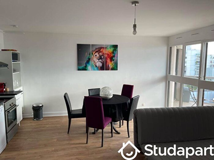 Appartement à louer - Pvé Neuf-Mont dEst, Noisy-le-Grand - 1 pièce - 1 chambre