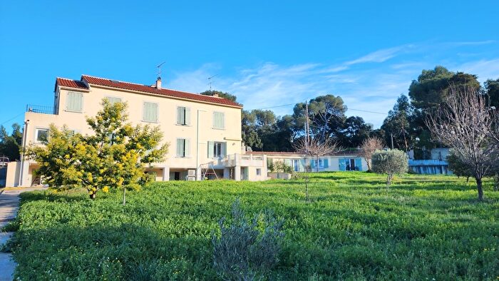 Maison à vendre - Le Pradet - 9 pièces - 7 chambres