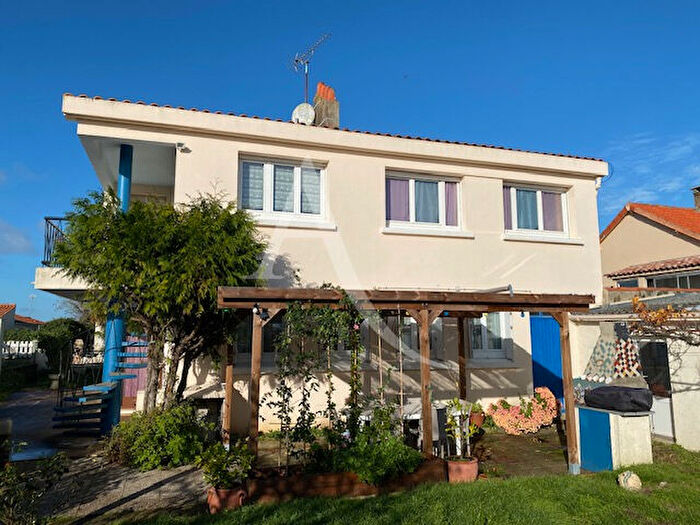 Maisons à vendre et appartements à louer - 1