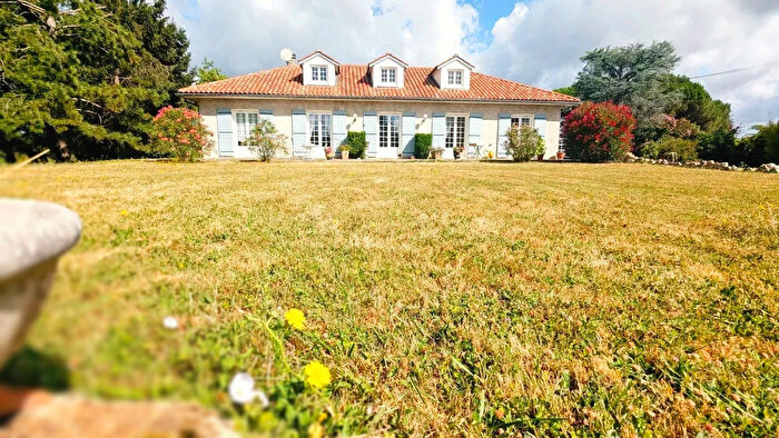 Maison à vendre - Foulayronnes - 9 pièces - 6 chambres