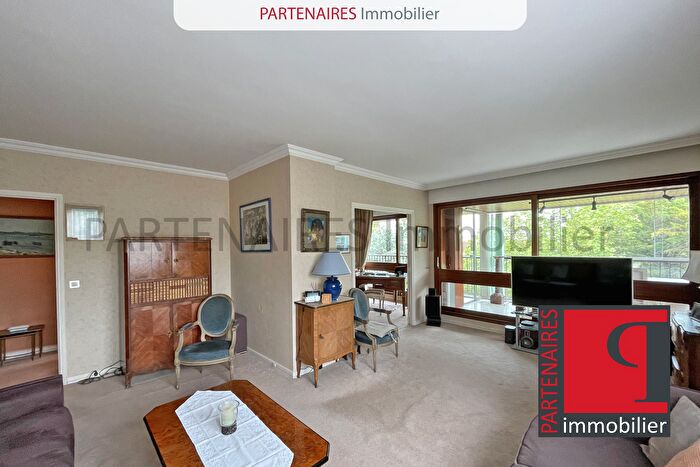 Appartement 5 pièces à Rocquencourt, à vendre