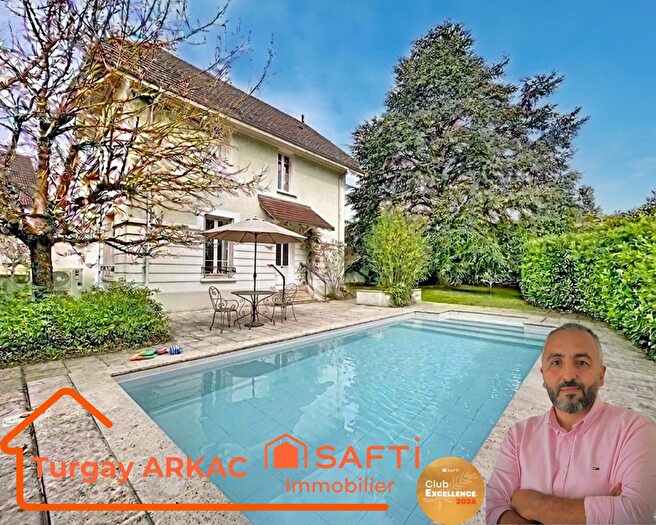 Maison à vendre - La Tour-du-Pin - 6 pièces - 5 chambres