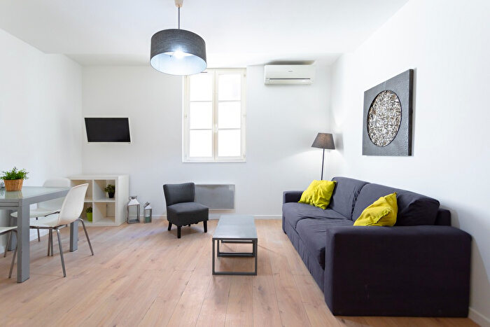 Appartement à louer - Marseille e , La Joliette - 3 pièces - 2 chambres