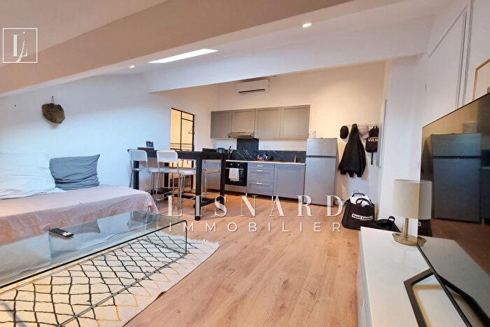 Appartement à vendre - Vallauris, Centre-ville - 2 pièces - 1 chambre