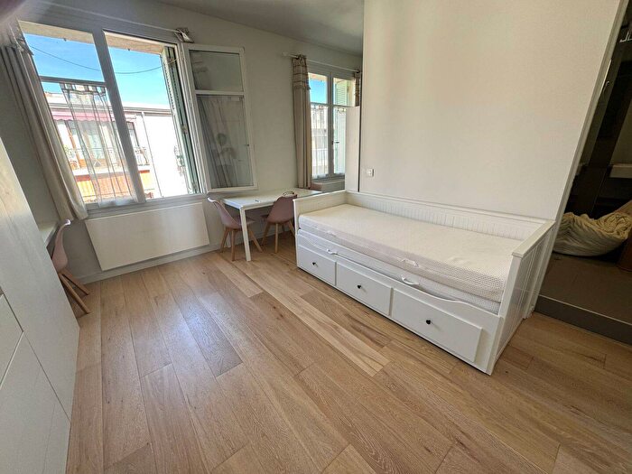 Centre Ville, Aix-en-Provence : Appartement 1 pièce à louer