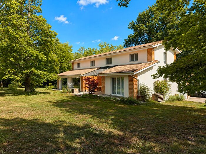 Maison 7 pièces à Grazac, à vendre