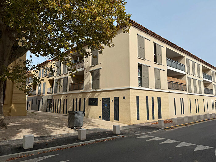 Appartement 2 pièces à louer - Eyguières