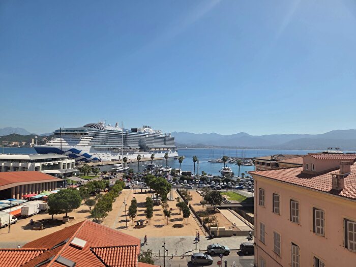Ajaccio, Citadelle - Appartement 4 pièces à vendre