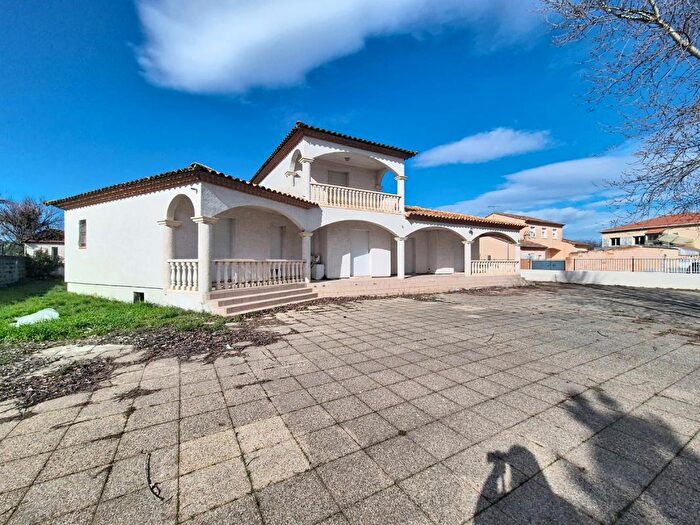 Maison à vendre - Milhaud - 4 pièces - 3 chambres