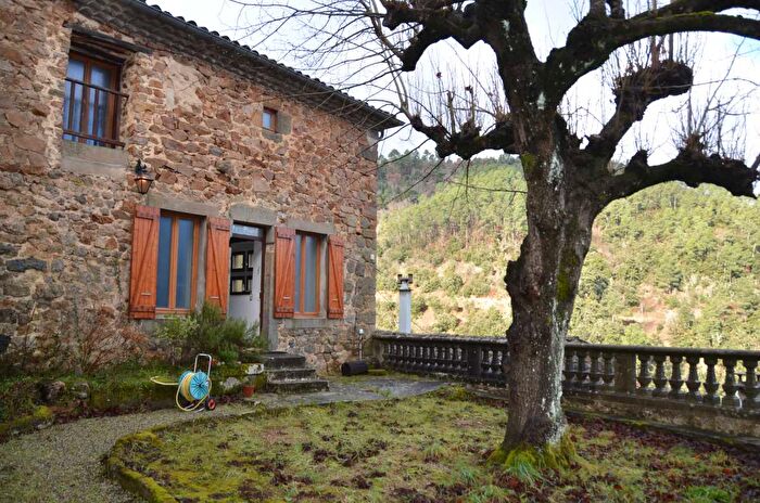 Maison à vendre - Saint-Sauveur-de-Montagut - 7 pièces - 4 chambres