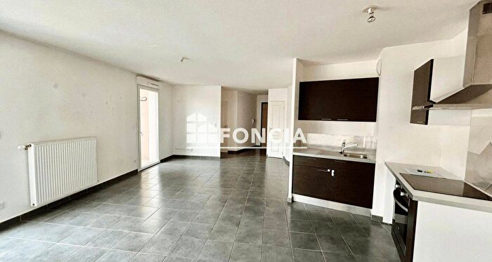 Appartement 3 pièces à louer à Les Minguettes-Amstrong, Vénissieux