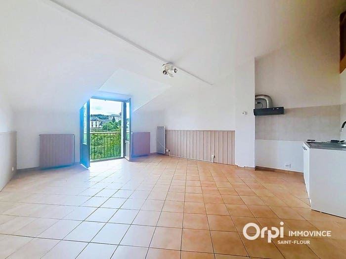 Appartement 4 pièces à louer - Neuvéglise-sur-Truyère