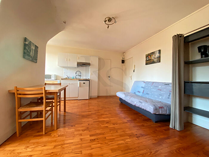 Appartement 1 pièce à Flers, Centre-ville, à louer