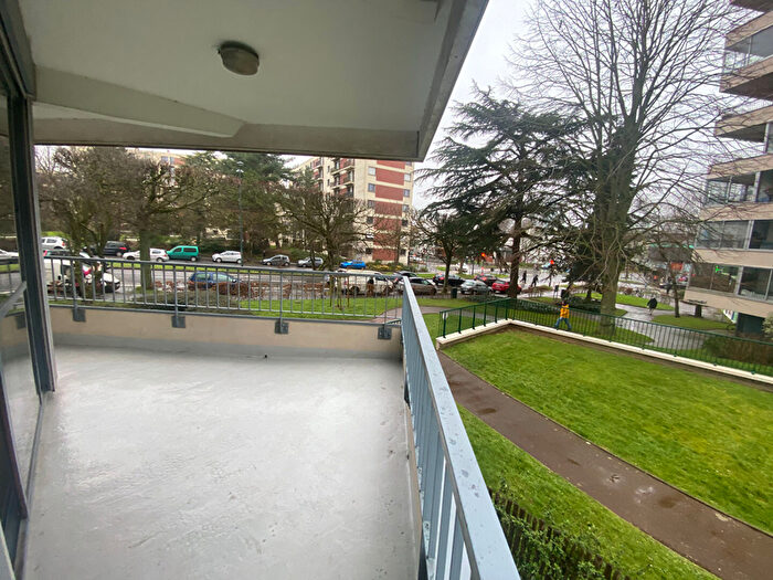 Appartement à vendre - Quartiers Ouest, Bourg lEvesque - 4 pièces - 3 chambres