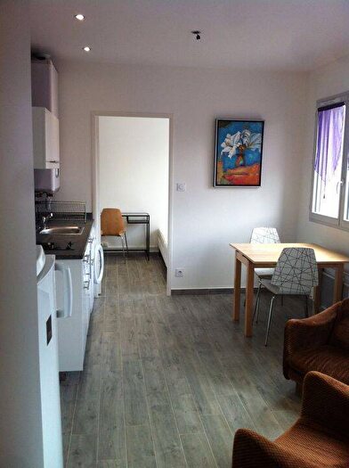 Colline des Pères-Tardy, Saint-Étienne : Appartement 3 pièces à louer