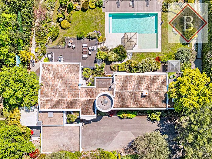 Maison à vendre - Valbonne - 12 pièces - 8 chambres