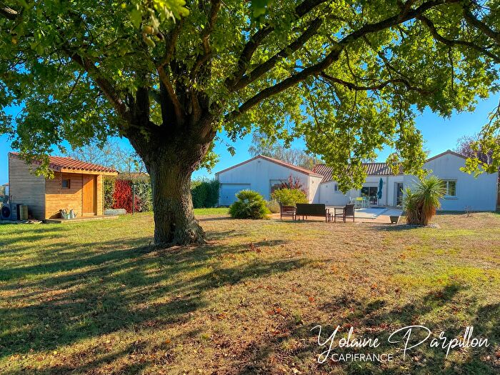 Les Brouzils - Maison 7 pièces à vendre
