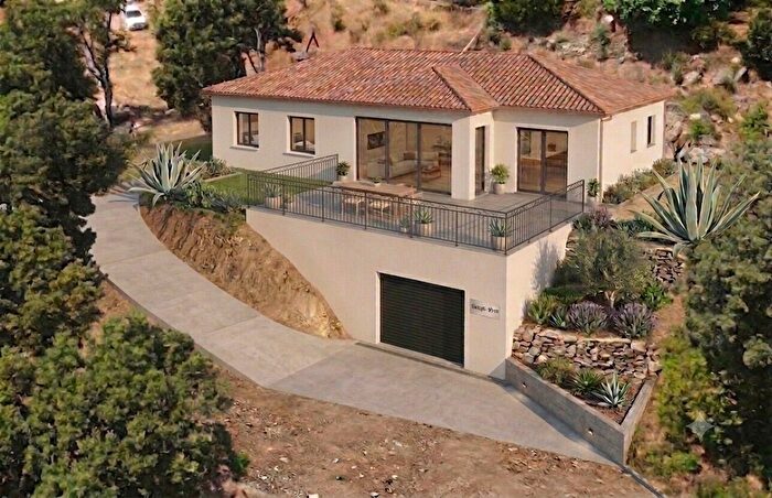 Maison 4 pièces à vendre à Tavaco