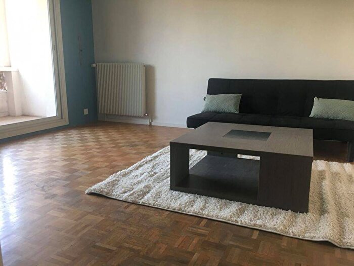 Appartement à louer - Montessuy, Caluire-et-Cuire - 2 pièces - 1 chambre