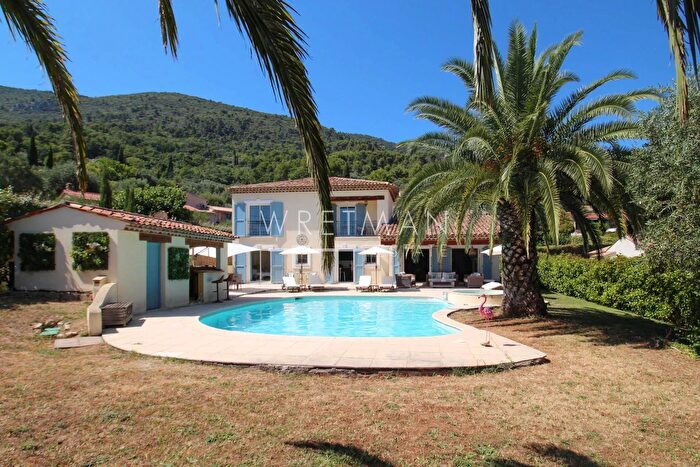 Maison à vendre - Seillans - 5 pièces - 4 chambres