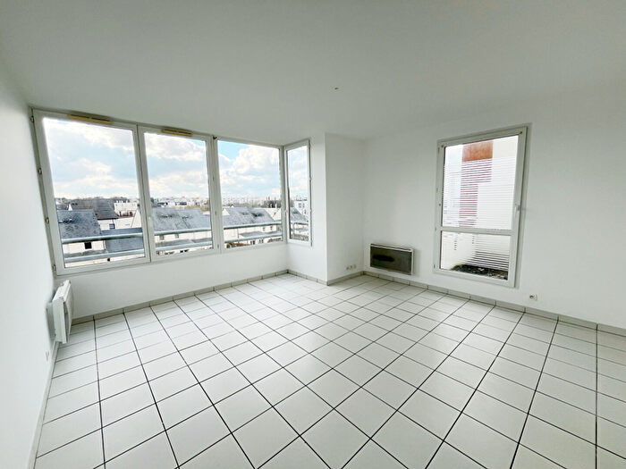 Appartement à louer - Amiens, Saint-Honoré, Jeanne dArc - 5 pièces - 3 chambres