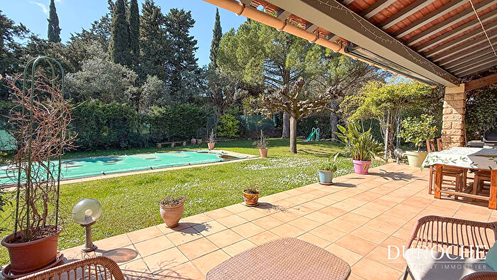 Maison à vendre - Roquemaure - 7 pièces - 5 chambres