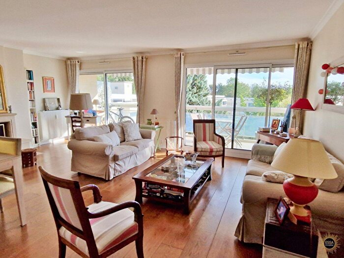 Appartement à louer - Bailly - 6 pièces - 4 chambres