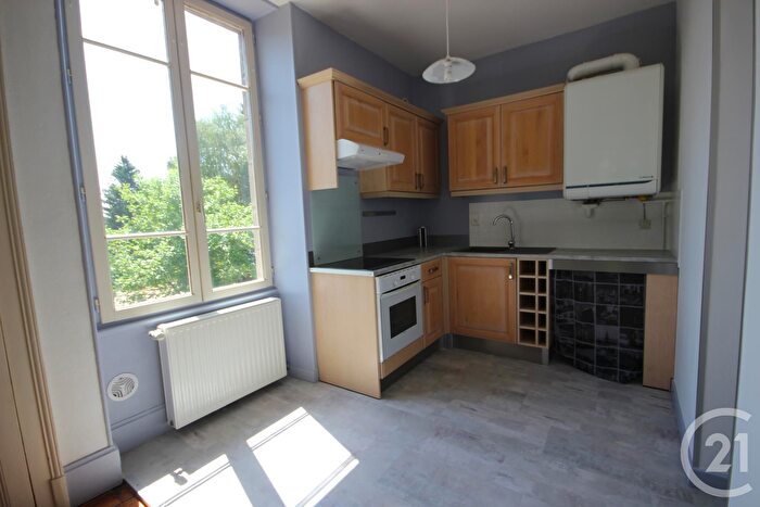 Appartement 4 pièces à louer - Puy-Guillaume