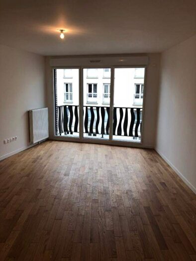 République, Suresnes : Appartement 2 pièces à louer