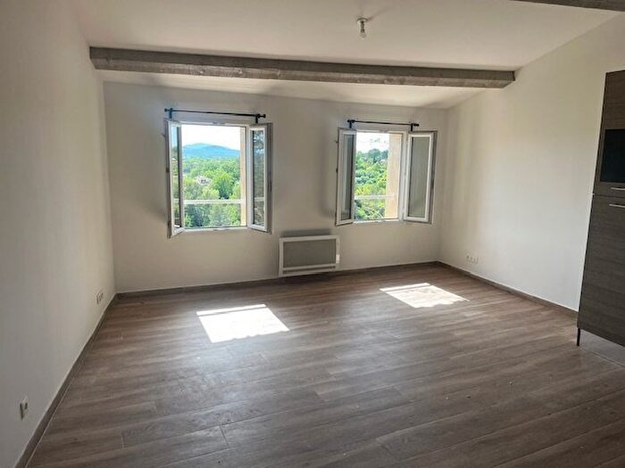 Appartement 3 pièces à La Verdière, à louer