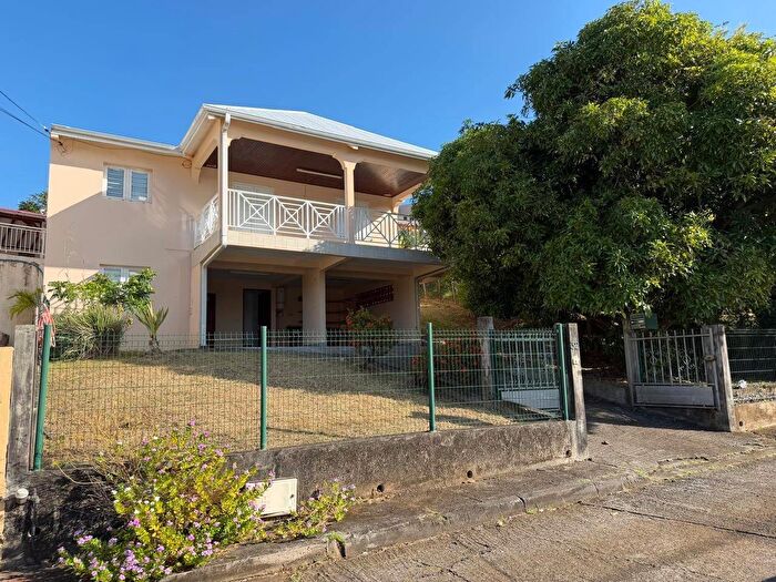 Maison à louer - La Trinité - 5 pièces - 4 chambres