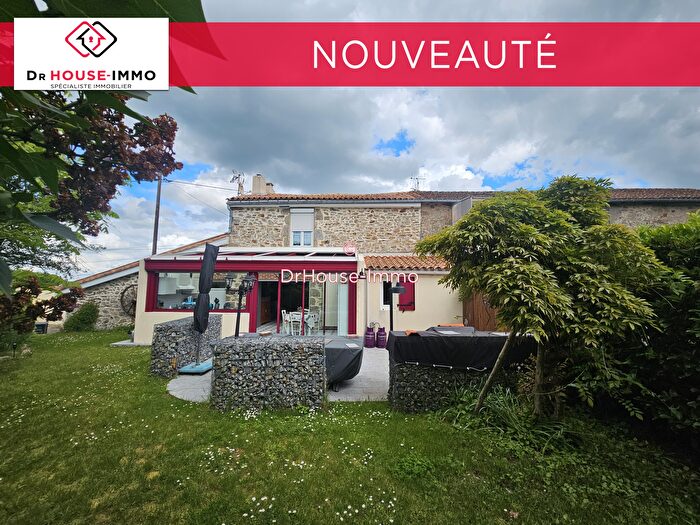 Maison 4 pièces à vendre à La Peyratte
