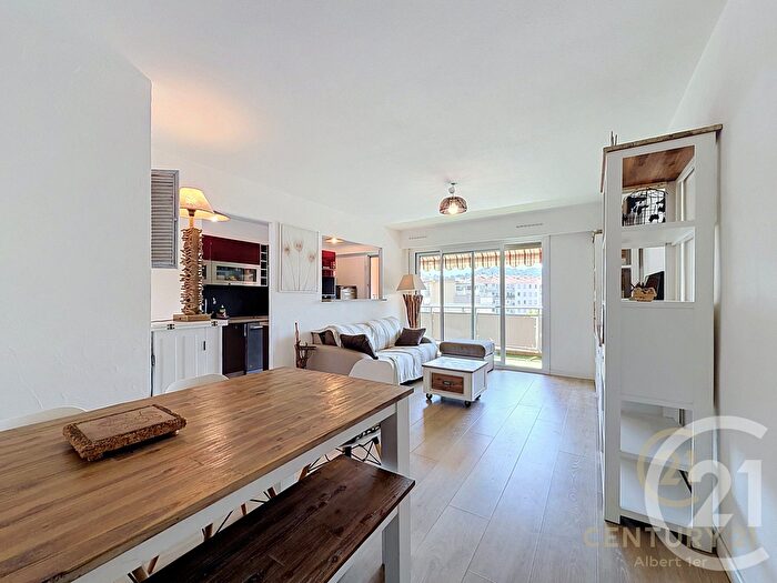 Vallauris, Centre-ville : Appartement 3 pièces à louer