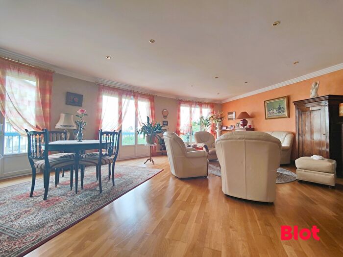 Appartement à vendre - Saint-Herblain - 5 pièces - 3 chambres