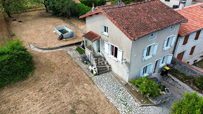 Maison 7 pièces à vendre à Champagne-Mouton