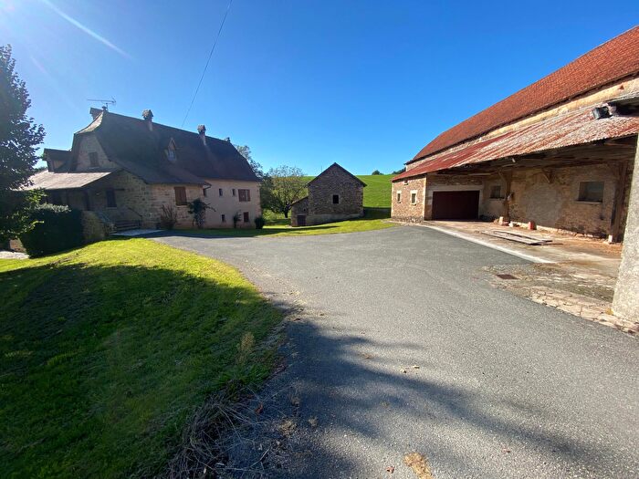 Maison à vendre - Lacapelle-Marival - 8 pièces - 6 chambres