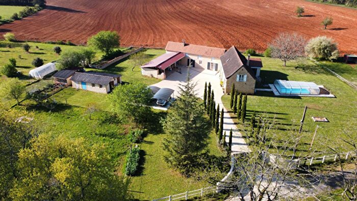 Maison à vendre - Sainte-Alvère - 6 pièces - 4 chambres