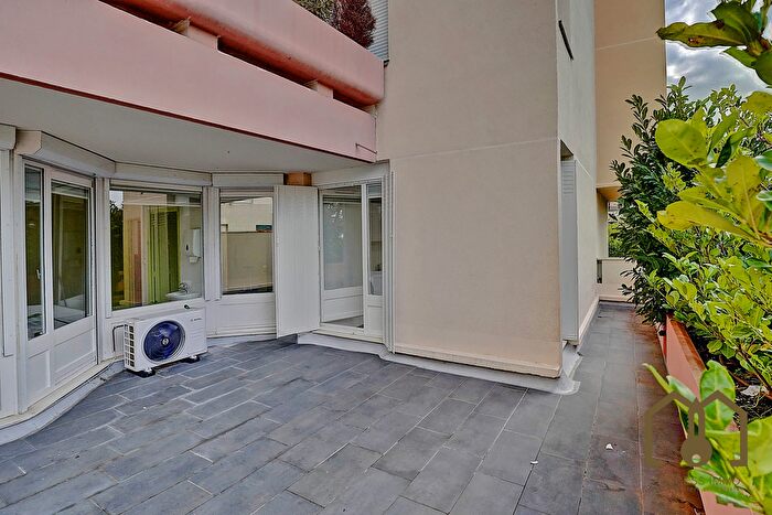 Appartement à vendre - Vaulx-en-Velin, Centre Est - 3 pièces - 2 chambres