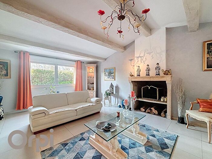 Maison à vendre - Roquebrune-sur-Argens, Village - 6 pièces - 5 chambres