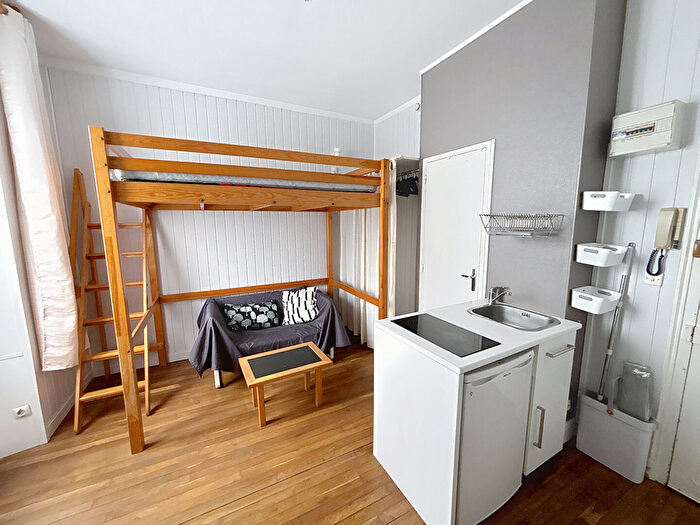 Appartement à louer - Auxerre, Centre-ville - 1 pièce