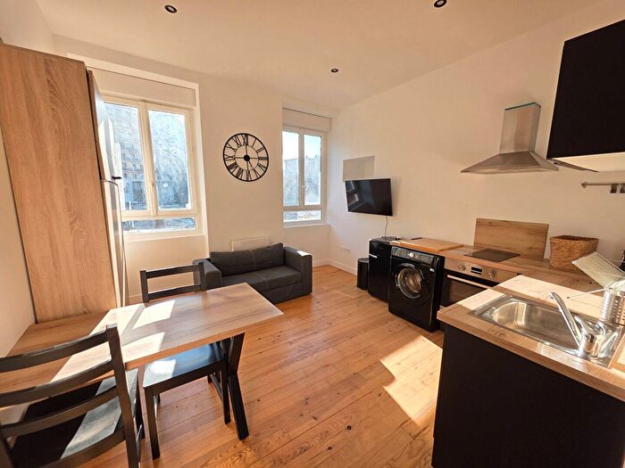 Appartement à louer - Saint Jacques-Chavanelle, Saint-Étienne - 1 pièce