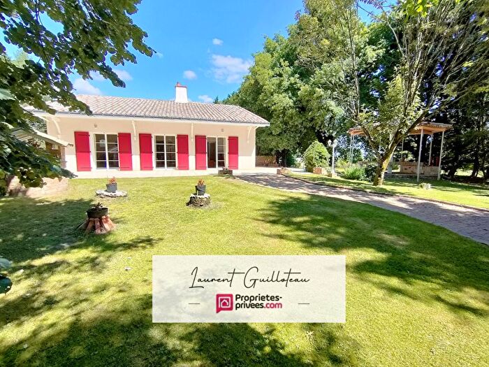 Maison à vendre - Saint-Martin-des-Tilleuls - 6 pièces - 4 chambres