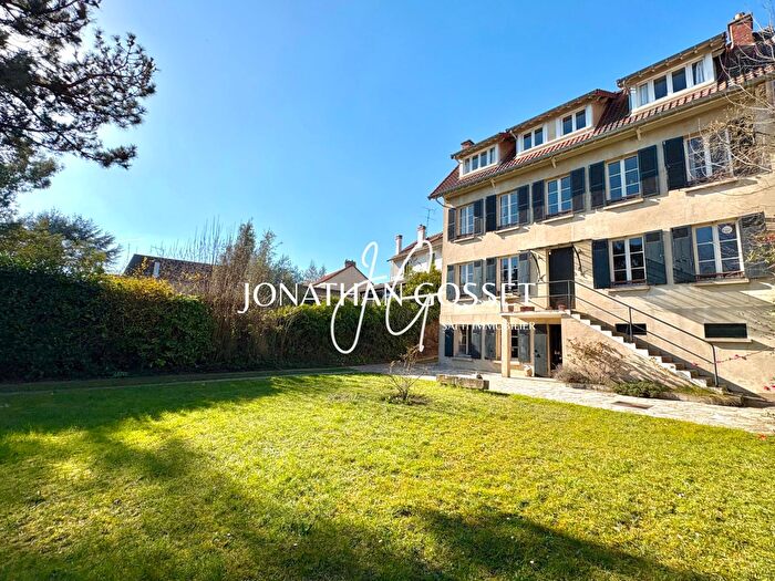 Maison à vendre - Verneuil-sur-Seine, Les Hauts de Verneuil, Les Coteaux de Verneuil, Côte Narbonne - 10 pièces - 6 chambres