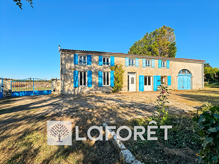 Maison 8 pièces à Clion, à vendre