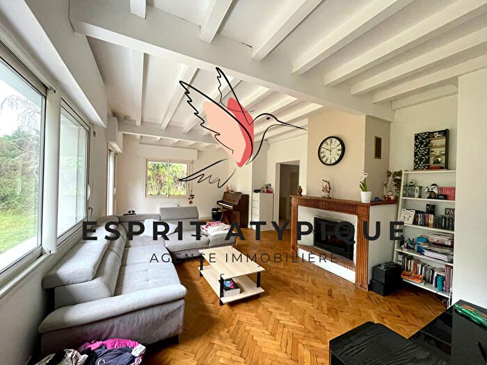 Maisons à vendre et appartements à louer - 1
