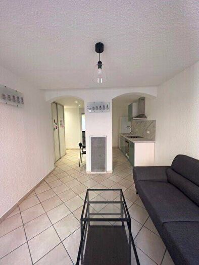 Appartement à louer - Centre Ville-Peyron, La Seyne-sur-Mer - 1 pièce