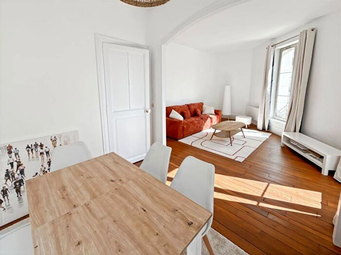 Appartement à louer - Bourgogne-Châtelet, Orléans - 3 pièces - 2 chambres