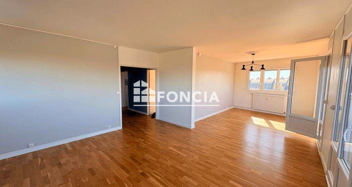 Centre Ville, Reims : Appartement 5 pièces à louer