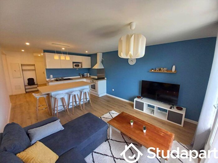 Appartement à louer - Dufau-Tourasse, Pau - 1 pièce - 2 chambres