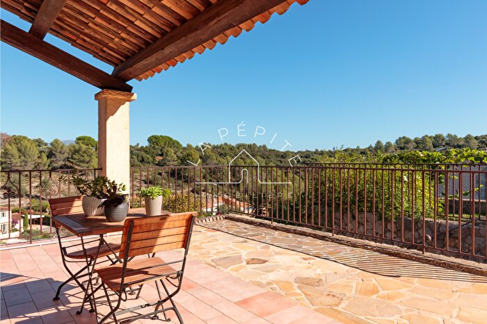 Maison à vendre - Peymeinade - 6 pièces - 4 chambres